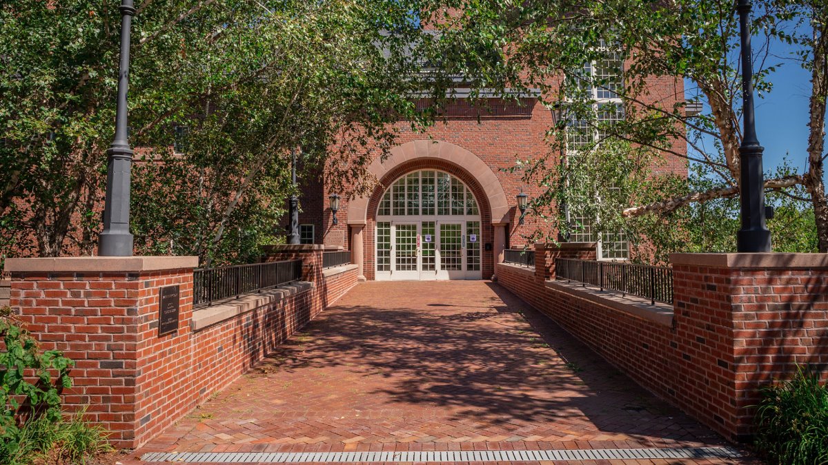Board of Trustees | Cushing Academy